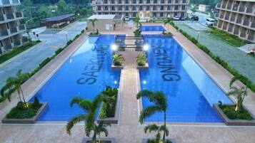 Quarto, 1 quarto, para fumantes, sacada | Piscina | Piscina externa