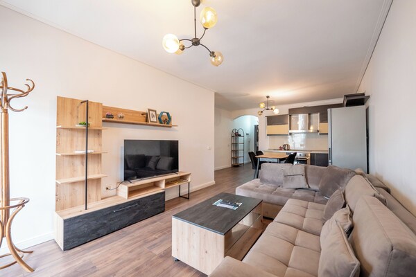 Tirent Apartment Komuna Parisit 2 - Tirana