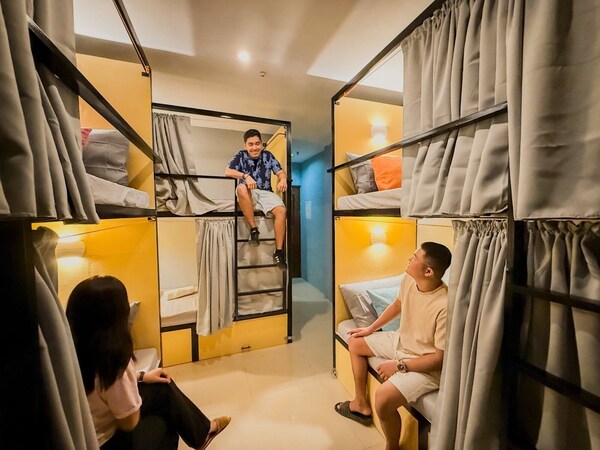 Goofy Ants - Puerto Princesa