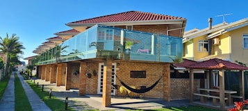 Apartamento Clássico, lanai (alpendre havaiano), vista parcial para o mar | 2 quartos, Wi-fi grátis 