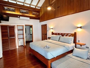 Quarto Duplo Superior, vista para a praia | Roupa de alta qualidade, cortinas/cortinados opacos 