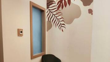 Quarto Deluxe | Secretária, secretária adequada para computadores portáteis