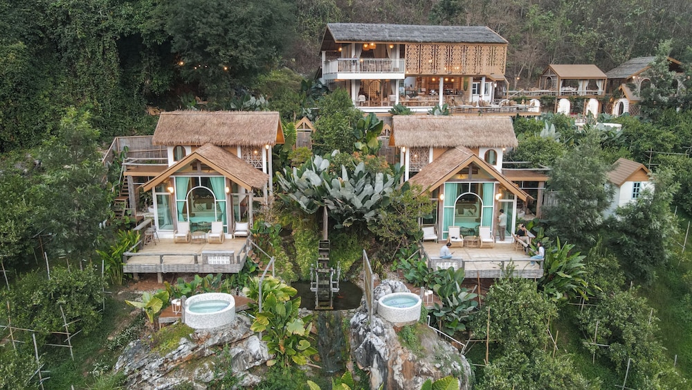 Akha Phamio - Chiang Rai