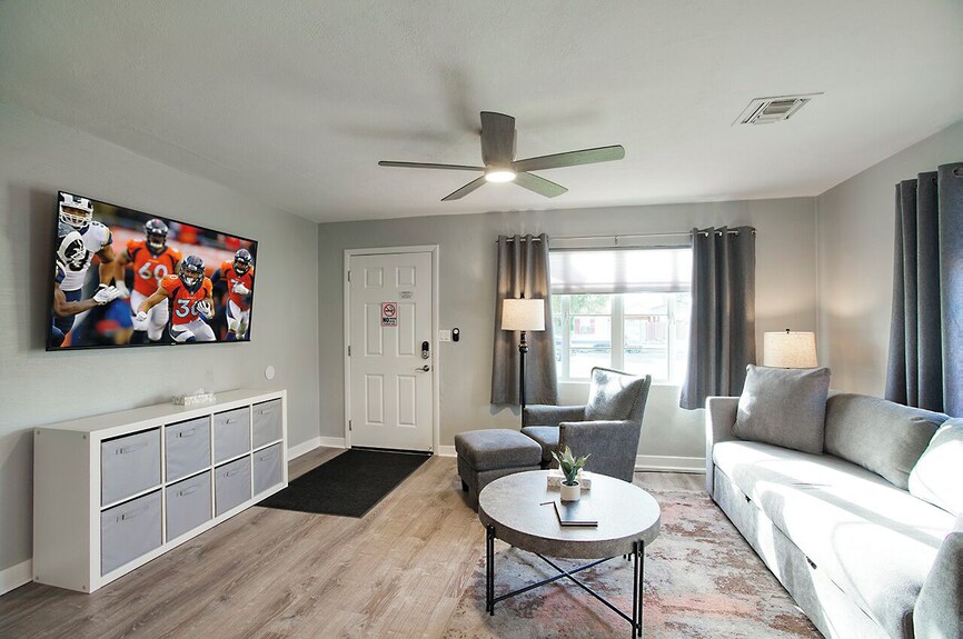 King Bed & Pet-friendly: Cozy Phoenix Getaway - Phoenix, AZ