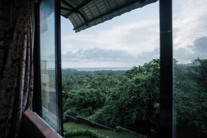 Apartamento econômico | Escrivaninha, espaço de trabalho para notebook, Wi-Fi de cortesia