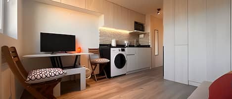 Apartamento | Área de estar | TV de tela plana