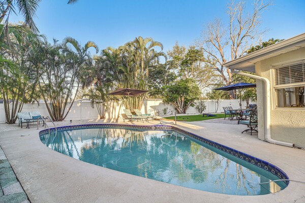 2 Mi To Beach: Home W/ Pool, Grill & More In Largo - Indian Rocks Beach, FL