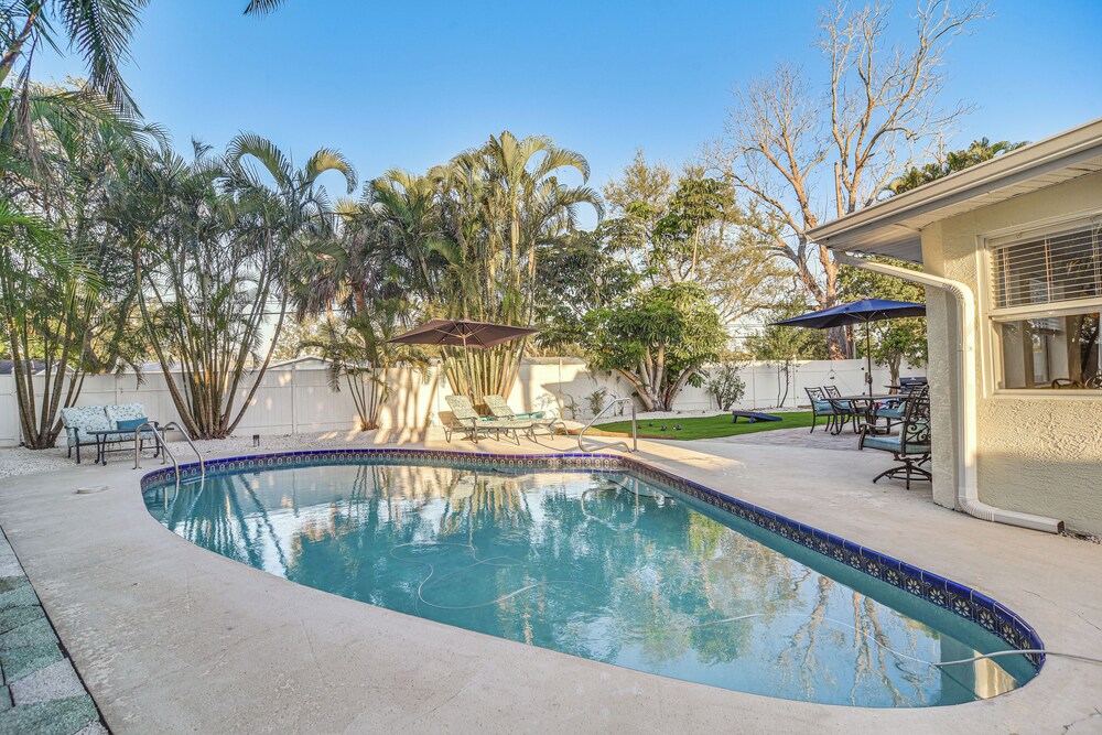 2 Mi To Beach: Home W/ Pool, Grill & More In Largo - Indian Rocks Beach, FL