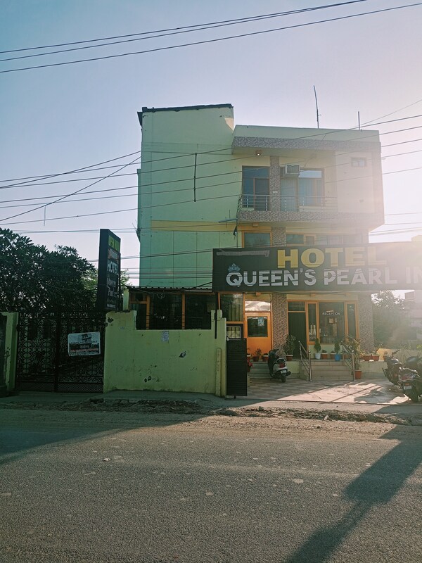 Hotel Queens Pearl Inn - Dehradun