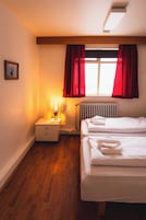 Quarto Twin | Wi-fi grátis, roupa de cama fornecida 