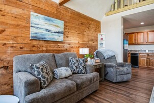 Casa, 4 quartos | Área de estar | Smart TV