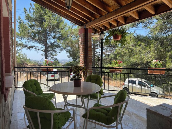 Charming Villa In Pano Platres, Cyprus - Your Home Away From Home - Cypern