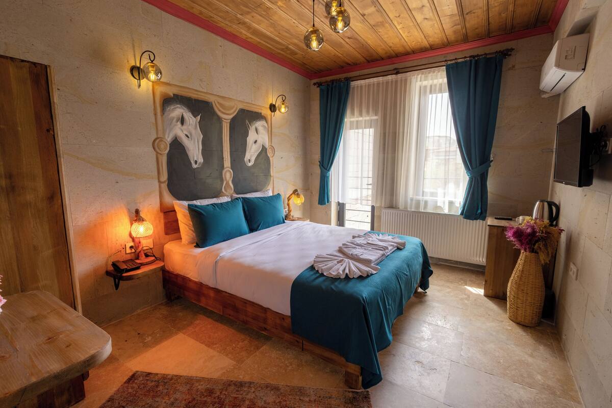 Quarto Duplo Superior, varanda, Vista para a cidade | Roupa hipoalergénica, minibar, quartos insonorizados