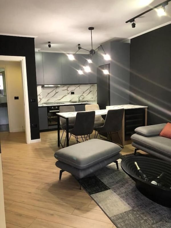 Tirent Apartment Komuna Parisit 1 - Tiran