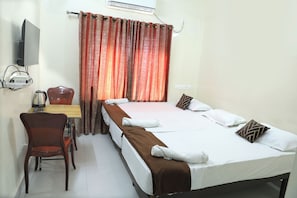 Quarto Triplo Clássico, vista para o mar | Wi-fi grátis