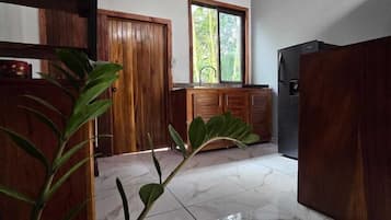 Quarto, varanda, vista para a montanha | Cozinha privada