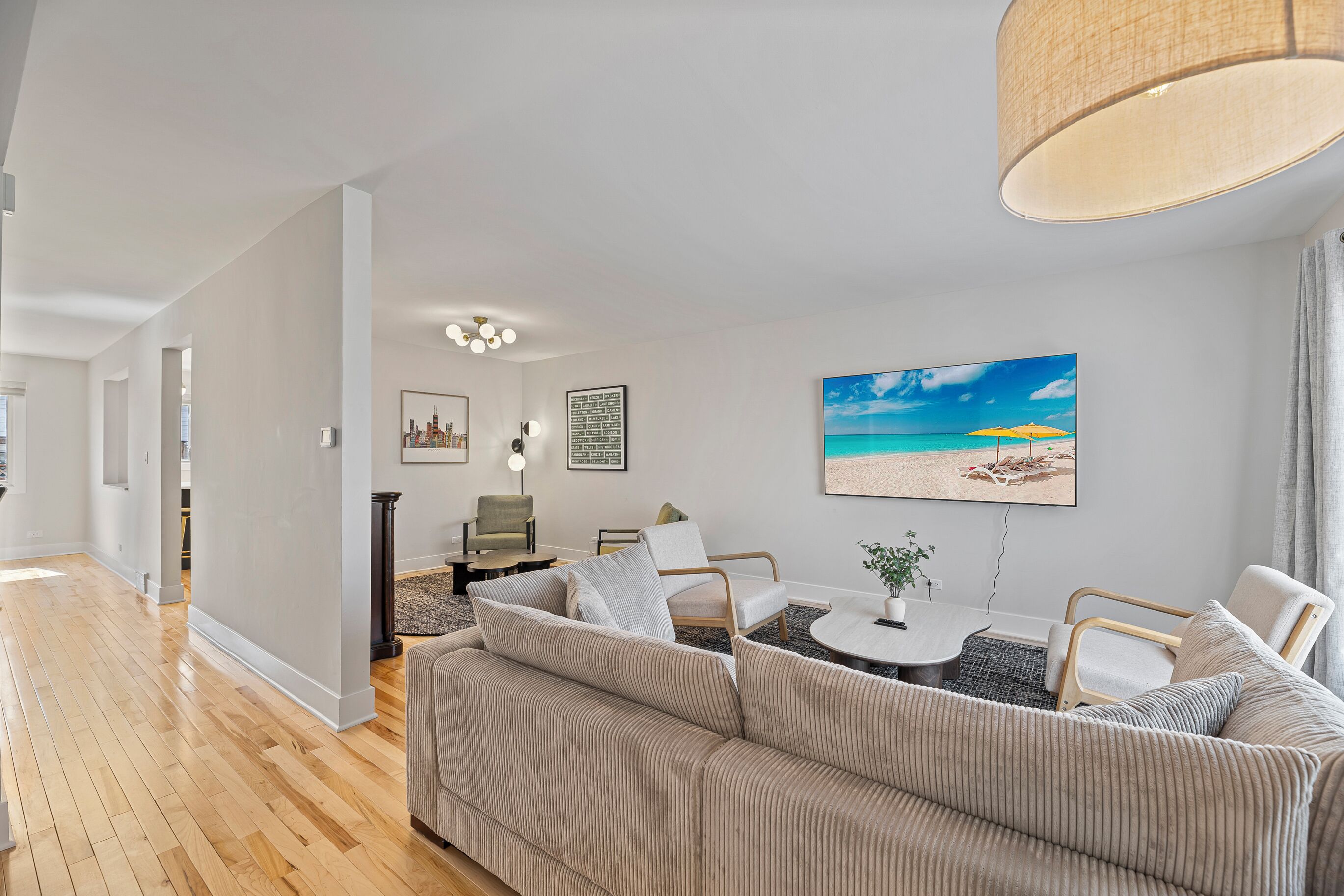 Beautifully Renovated 4 Bedroom/2.1 Bathroom Townhome In Des Plaines! - Des Plaines, IL