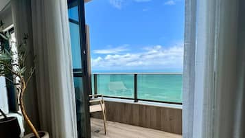 Apartamento Deluxe, varanda, vista para o mar | Varanda