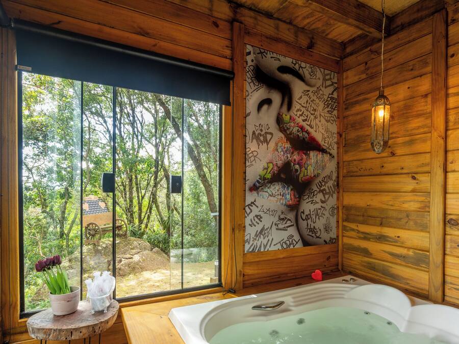 CHALE VENUS | Banheira de hidromassagem privativa