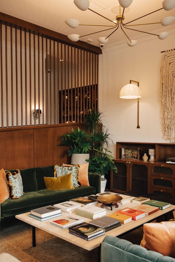 Charleston Suite | 2 King Beds + Luxe Interiors - 마운트 플레즌트