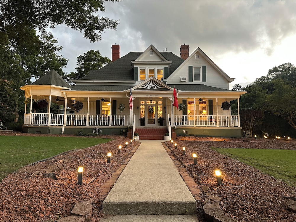 Magnolia Inn - Clayton, NC