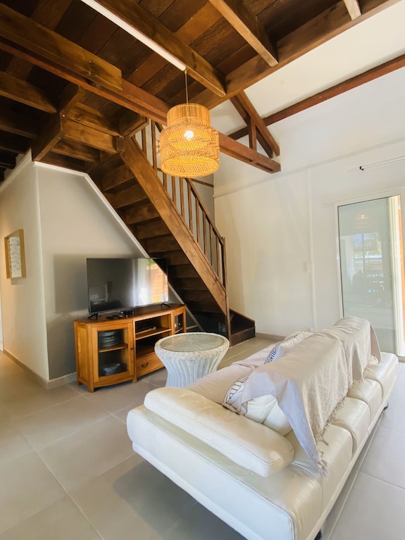 Villa Bourbon: Jardin Tropical, Piscine Et Vue Mer - Saint-Gilles les Bains