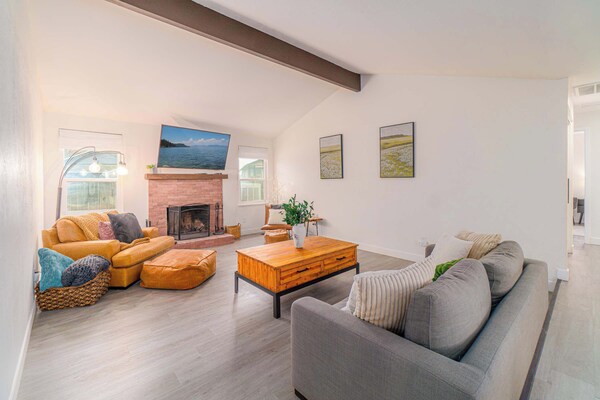 Cozy Family Haven In Sparks - Pet Friendly - Fenced Yard - Sparks, NV