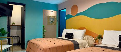 Quarto casal standard | Espaço de trabalho para notebook, cortinas blackout