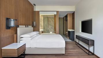 Camas de colchão viscoelástico, minibar, cofre no quarto