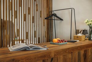 Quarto Superior, vista para a colina | Secretária adequada para computadores portáteis, Wi-fi grátis 