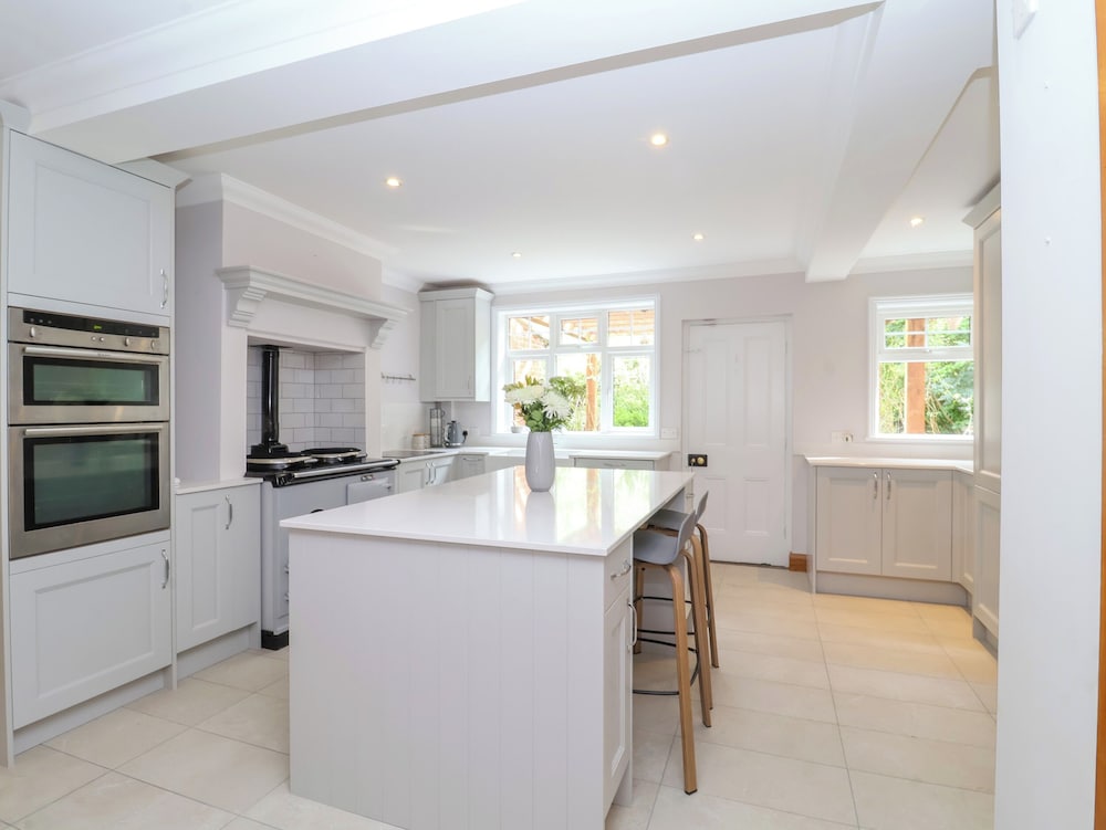 Brook Lodge - Ipswich