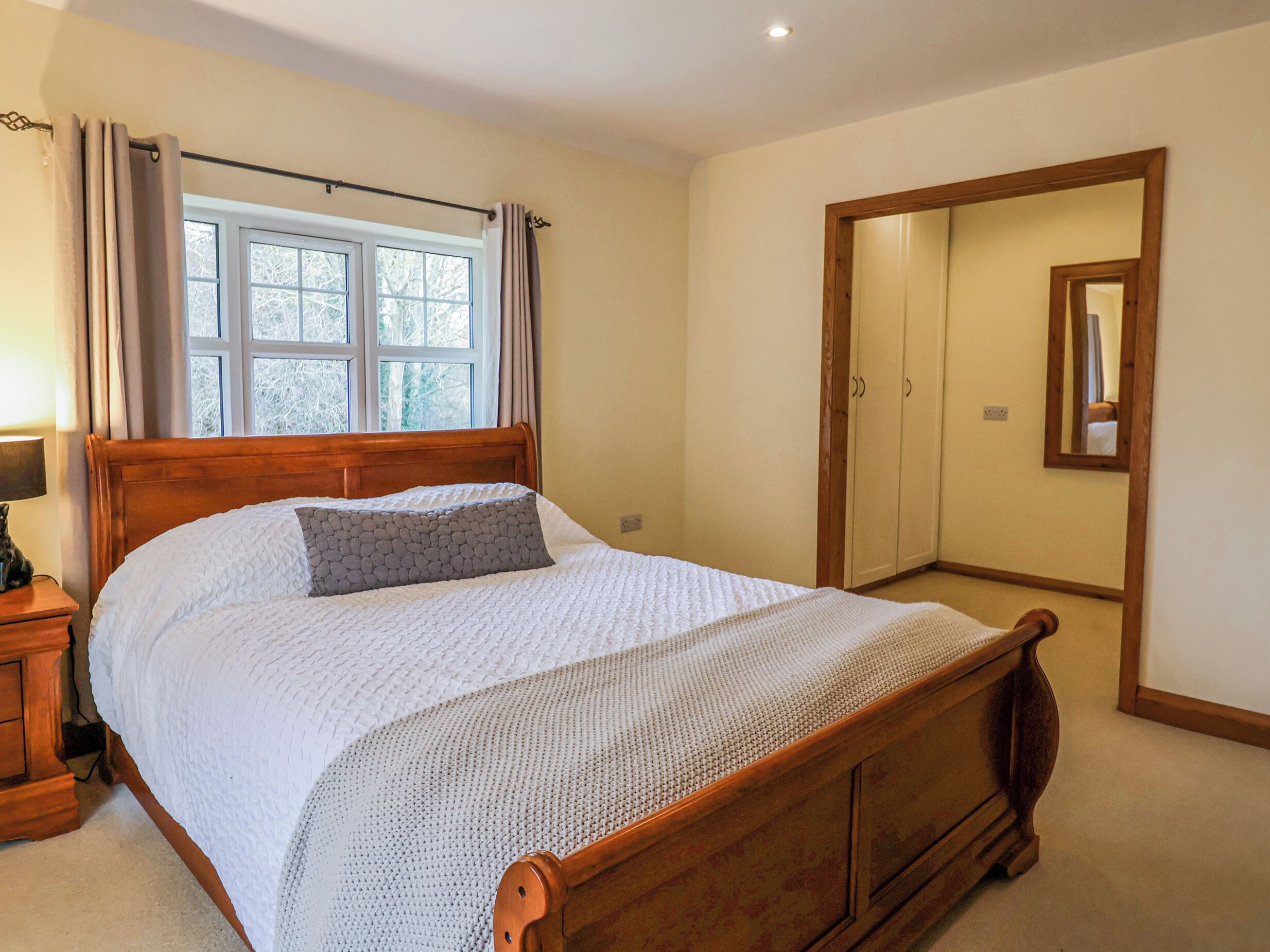 4 quartos, com decoração personalizada, com mobília individualizada 