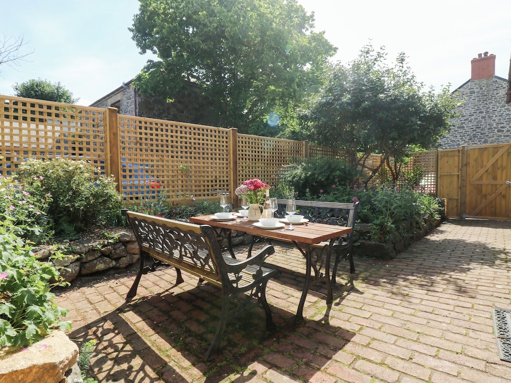 Bert's Barn - Poldhu Cove