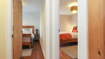 2 quartos, com decoração personalizada, com mobília individualizada