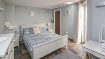 2 quartos, com decoração personalizada, com mobília individualizada