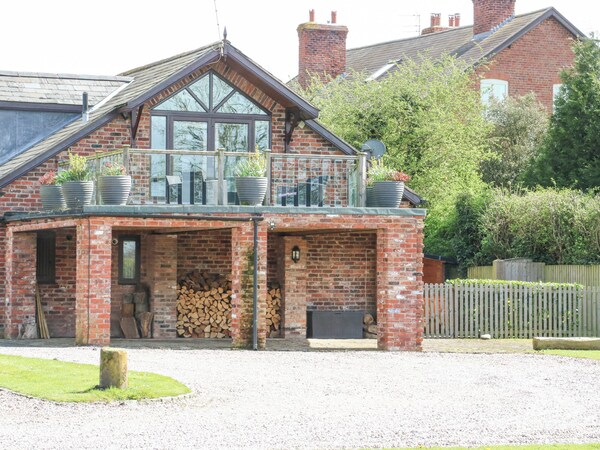 Poplar Farm Studio - Cheshire