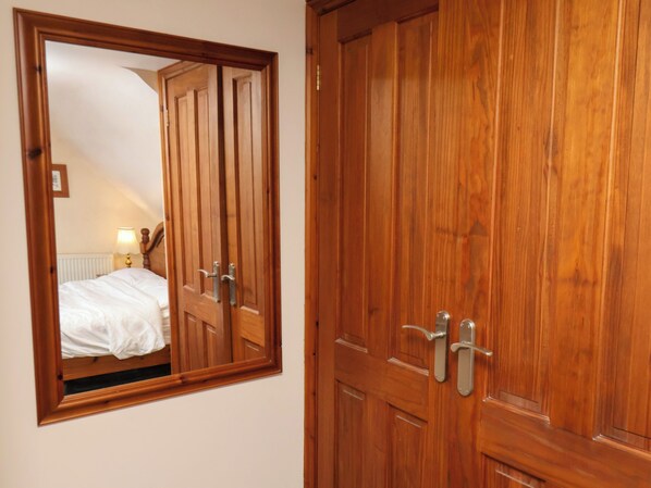 3 quartos, individualmente decorados, individualmente mobiliados