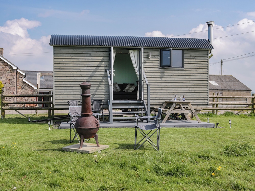 Cwtch Winnie Shepherds Hut - North Wales