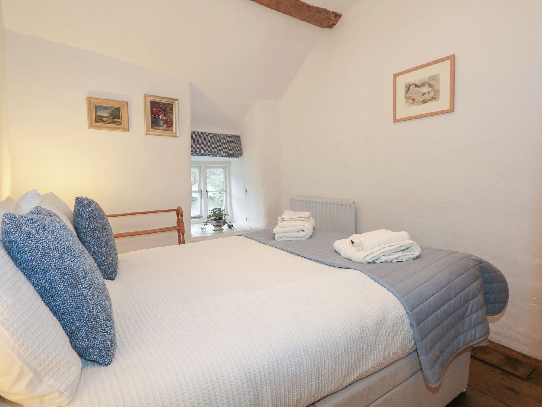 3 quartos, com decoração personalizada, com mobília individualizada 