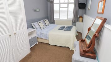 2 quartos, com decoração personalizada, com mobília individualizada