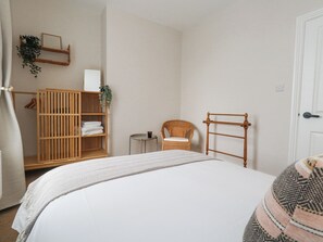 6 quartos, com decoração personalizada, com mobília individualizada 