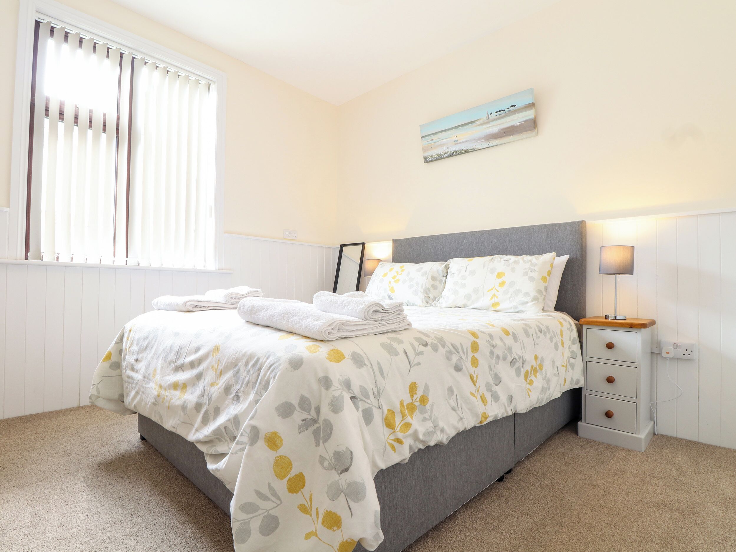 1 quarto, individualmente decorados, individualmente mobiliados