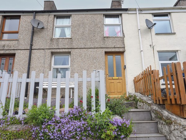 42 Hyfrydle Road - Anglesey