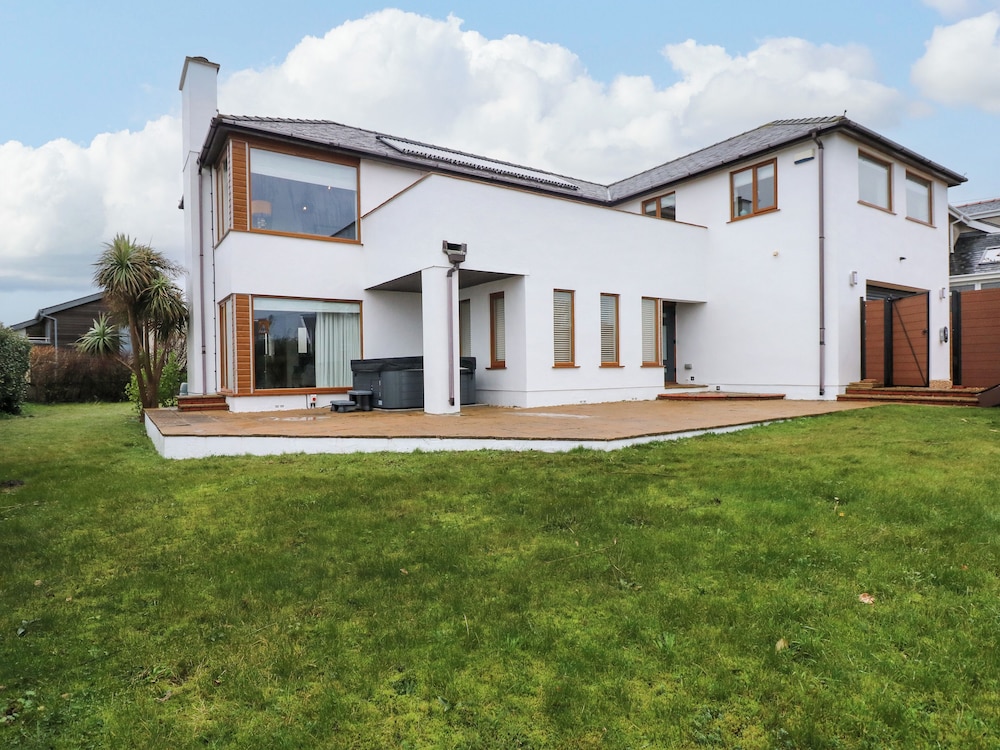 Swyn Llyr - Rhosneigr