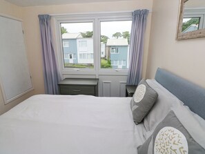 2 quartos, com decoração personalizada, com mobília individualizada