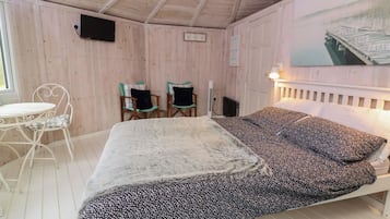 1 quarto, com decoração personalizada, com mobília individualizada