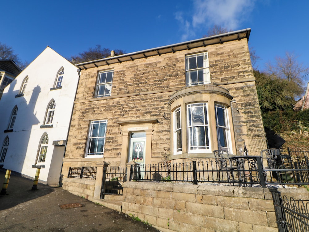 Belgrano - Staffordshire