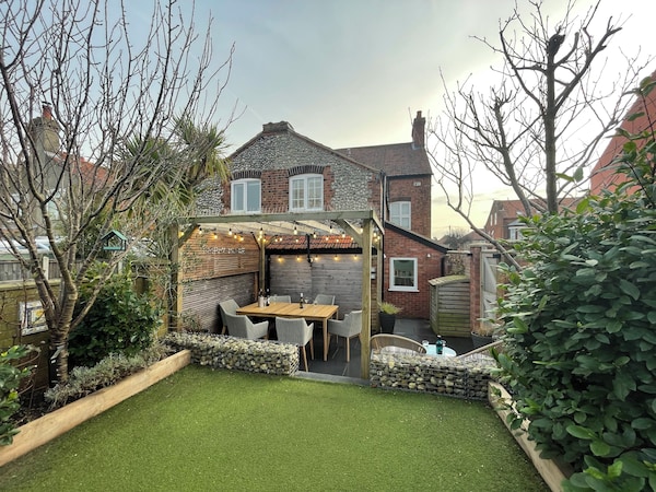 Happy Place - Sheringham