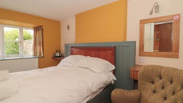 1 quarto, com decoração personalizada, com mobília individualizada