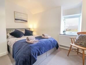 2 quartos, com decoração personalizada, com mobília individualizada 